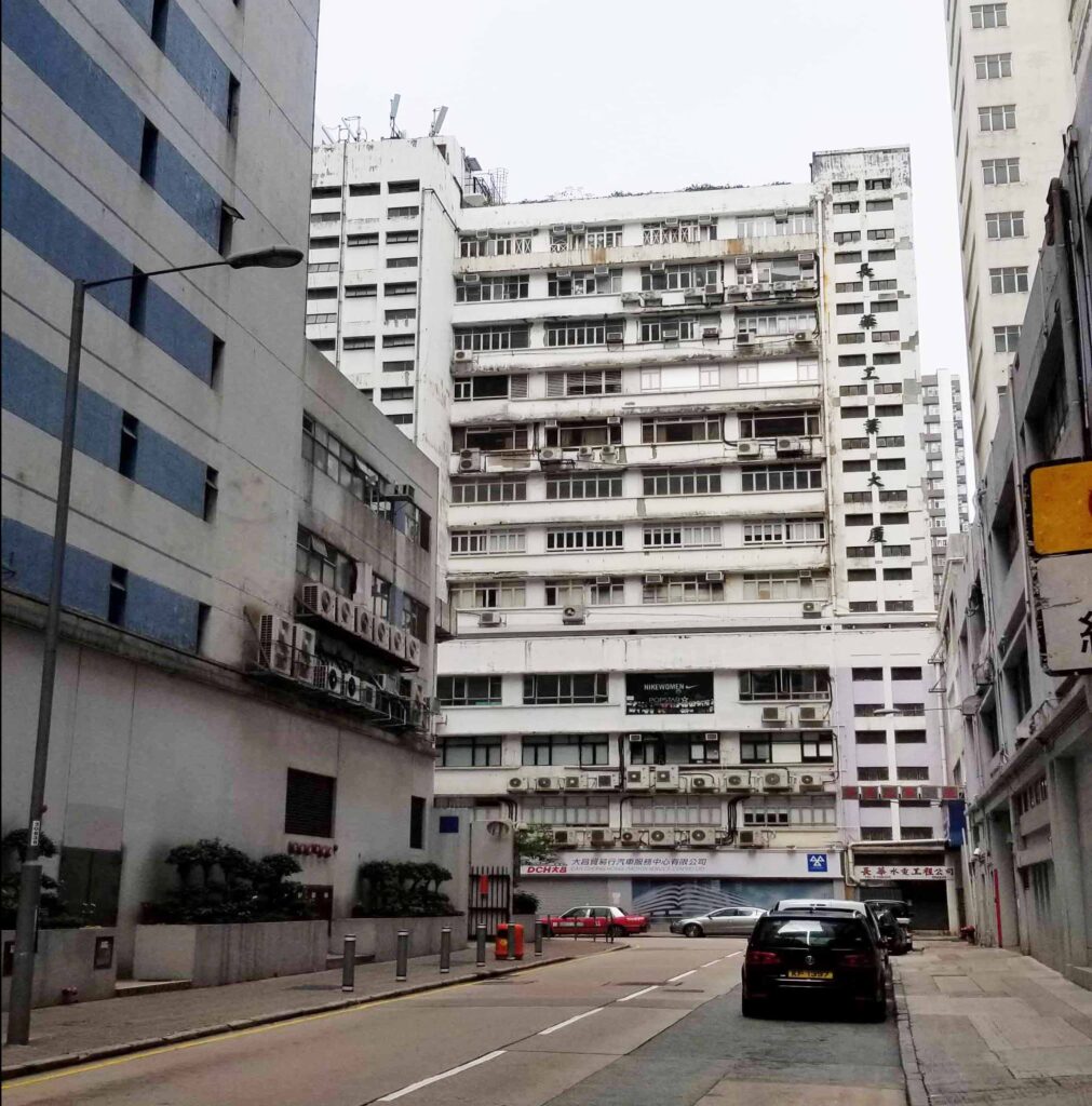 Green Facade Cheung Wah - TheeAe Architects